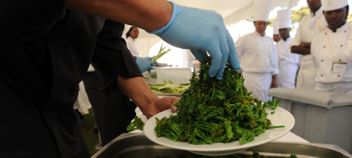 Ministers Dine on Food Grown in Kenya But Rejected by UK Supermarkets ...