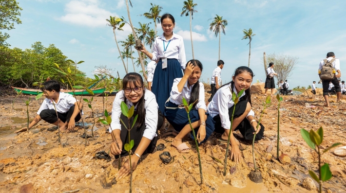 Youth call for action on plastic pollution in new UNEP video series